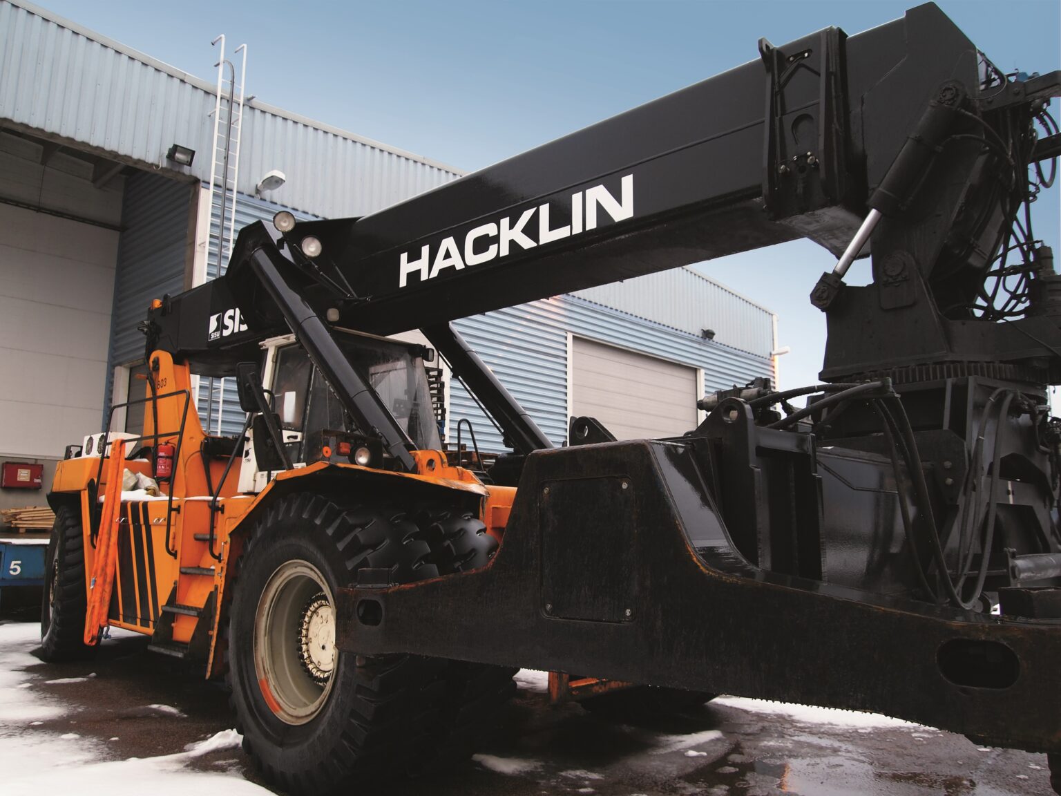 Hacklin Hamiko • Forwarding and warehousing services