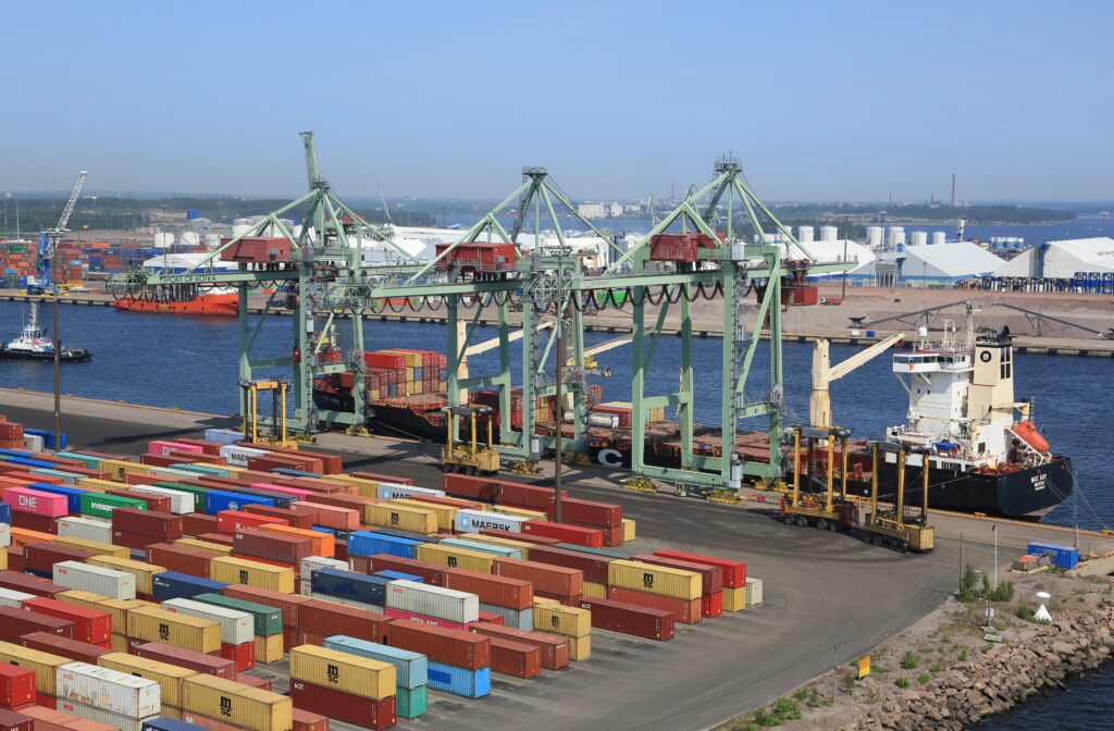 Hacklin Hamiko • Forwarding and warehousing services