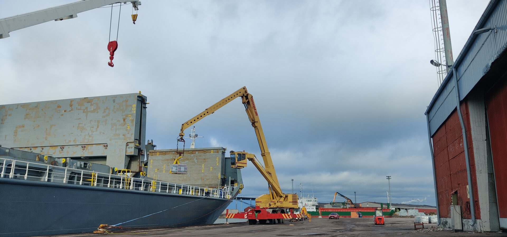 Break bulk as a solution - Hacklin Hamiko