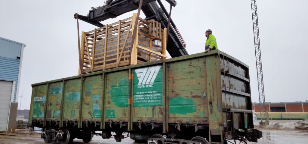 Project cargo by railway - Hacklin Hamiko