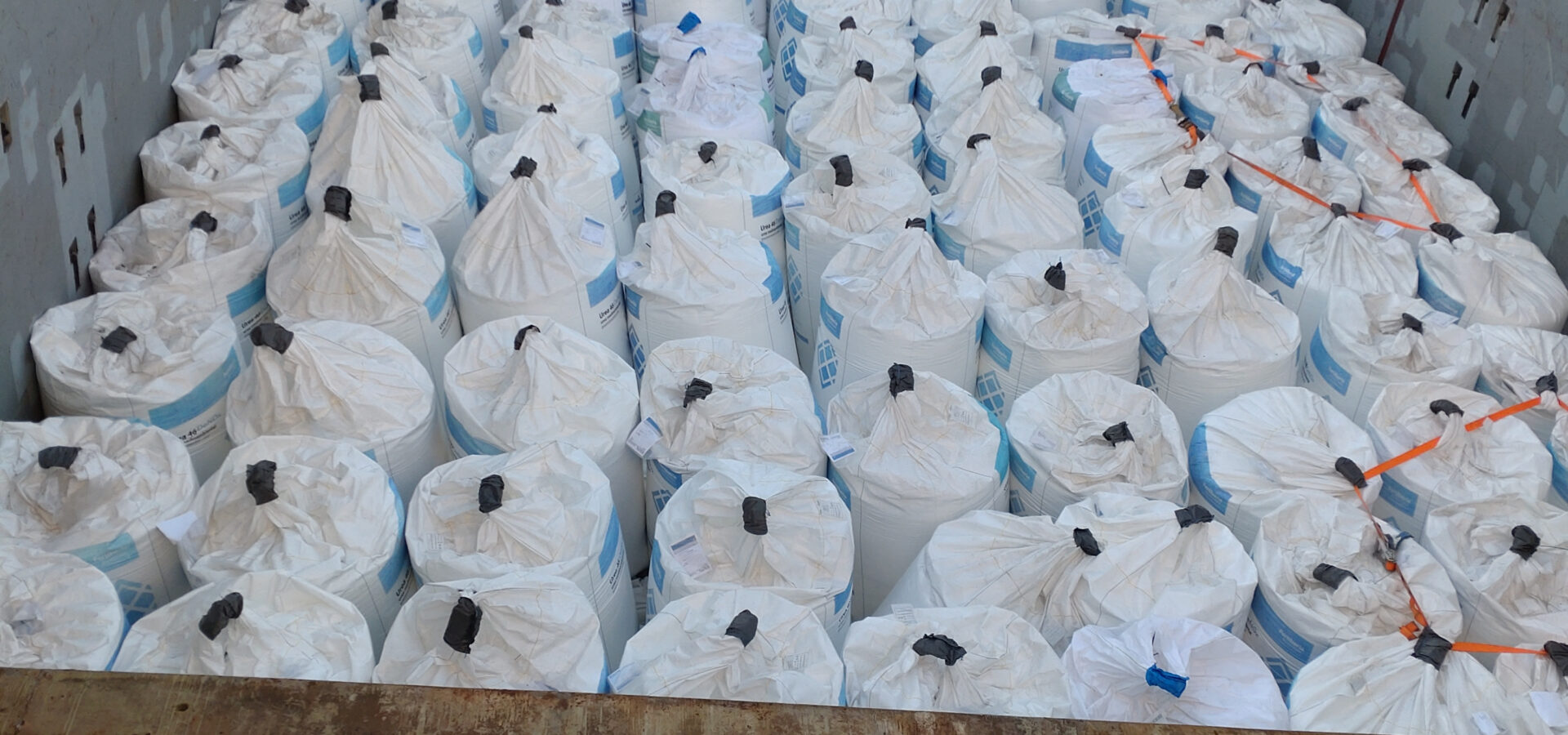 Vessel unloading - Hacklin Hacklin Hamiko