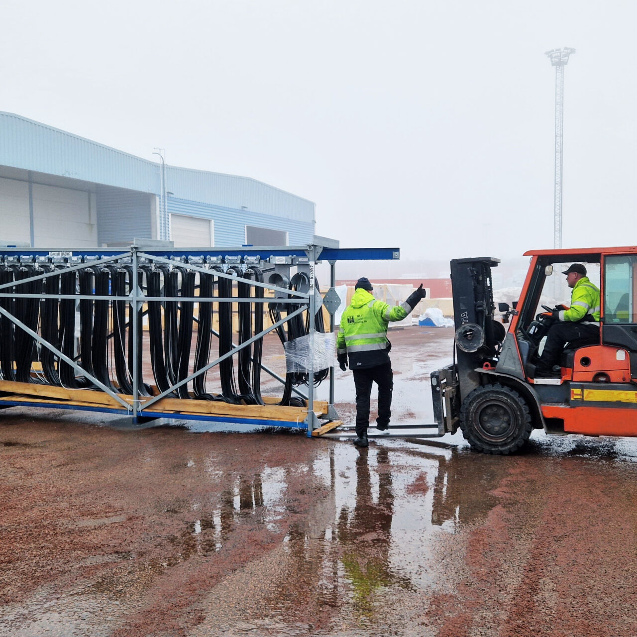 Vessel unloading - Hacklin Hamiko